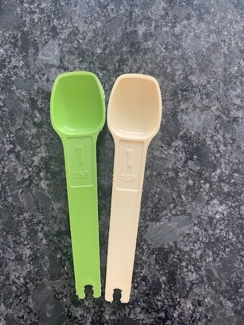 Vintage TUPPERWARE Replacement Variety Measuring Spoons -Yellow, Green ...
