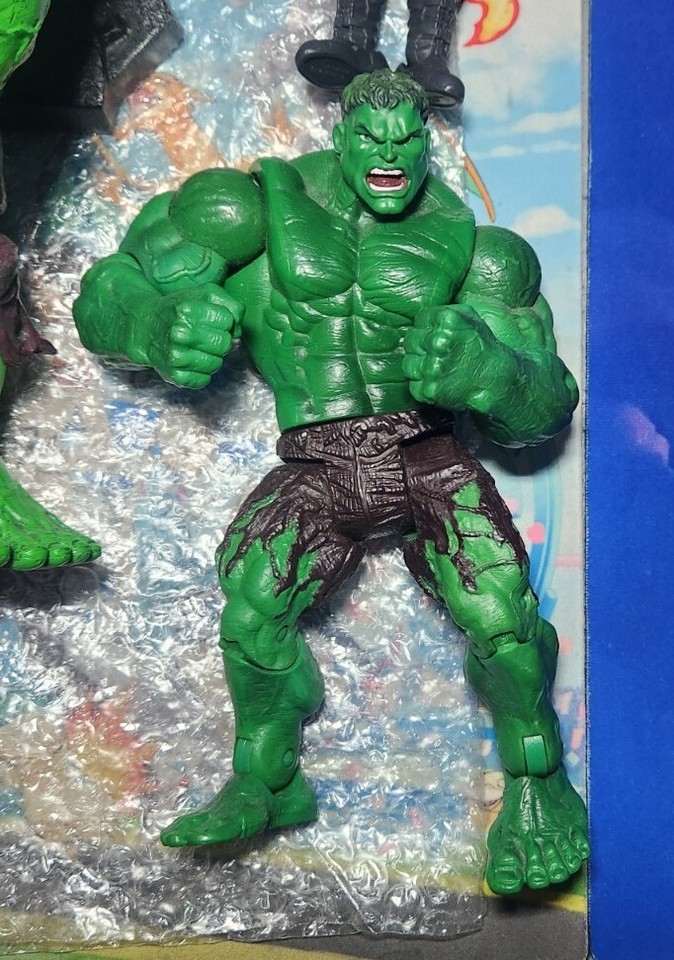 Marvel Lot! Diamond Comic Hulk With Stand, 1st Movie Hulk, Rocket Funko ...