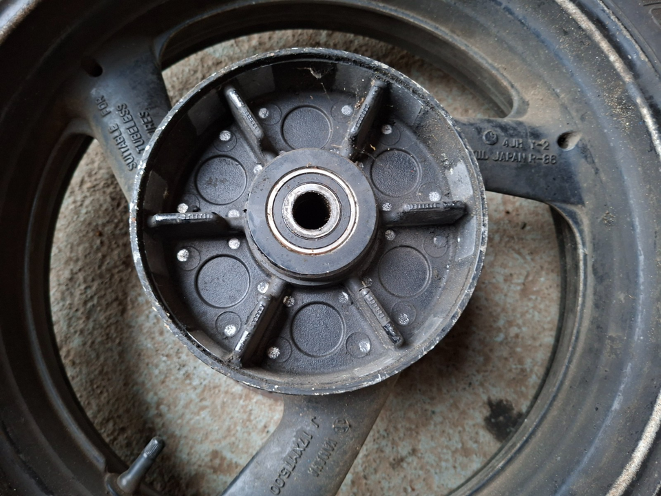 Yamaha YZF 600 Thundercat - Rear Wheel & Brake Disc - 4JH R-86 - 17x5 ...