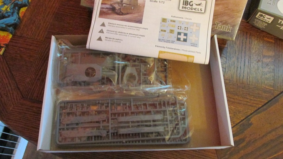 IBG MODELS 1/72 SCALE 43M TURANIII HUNGARIAN MEDIUM TANK PLASTIC MODEL ...