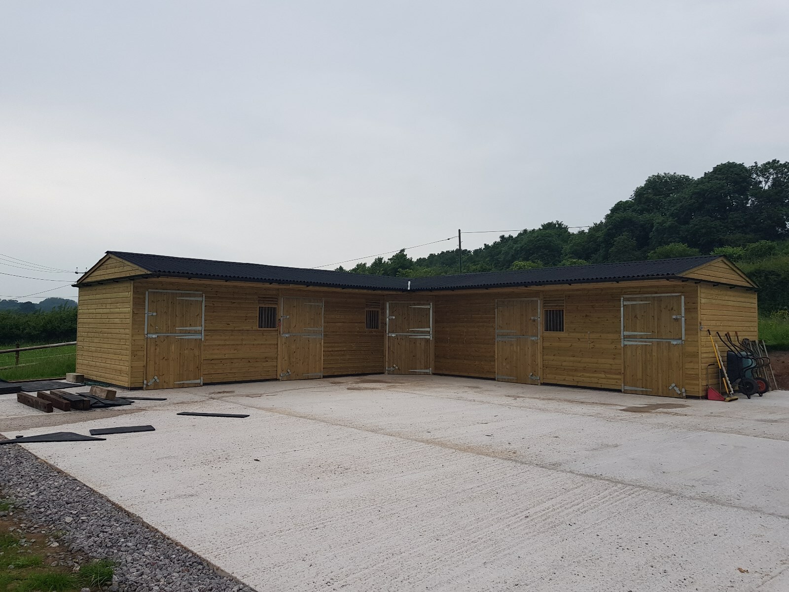 L Block Timber Stables, Vale Stables Ltd, Stable Yard | eBay UK