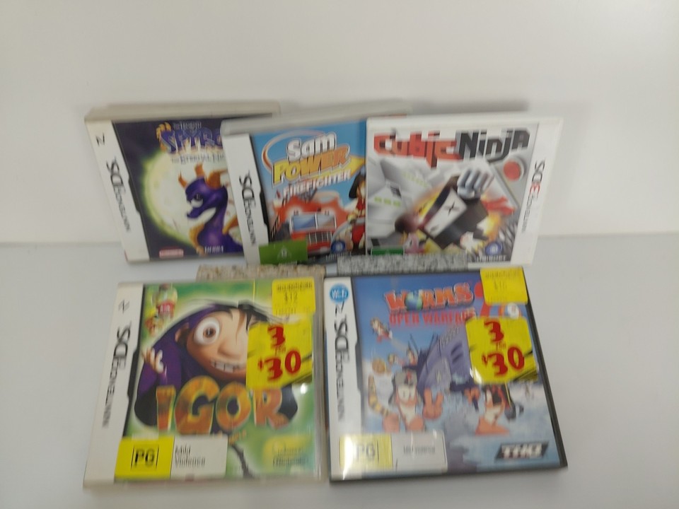 Bulk Lot of Nintendo Ds Games Spyro, iGOR, Worms, Cubic Ninja, Sam ...