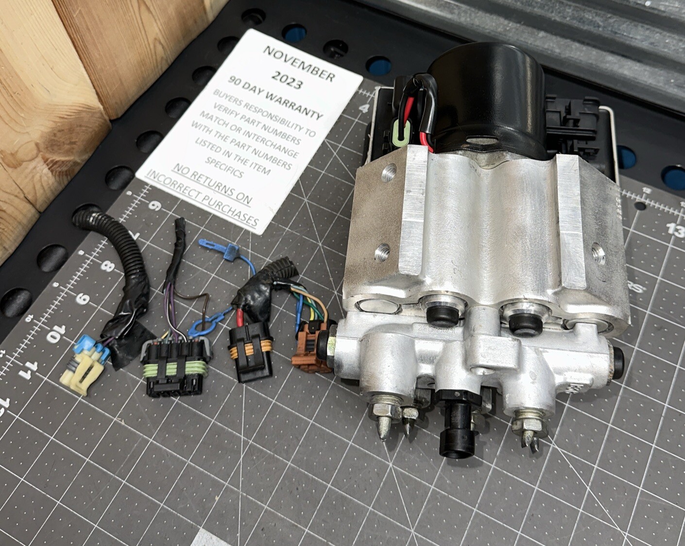 1999 2002 Chevy Express 1500 2500 ABS Pump Brake Module 12765501 W ...