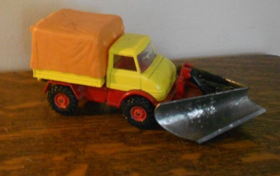 Unimog Plow Truck Corgi Features