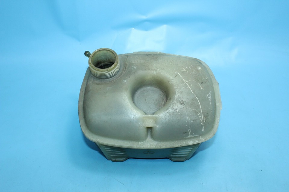 VW Golf I II 1 2 Vase D'Expansion Réservoir D'Eau Froide 171121407E | eBay