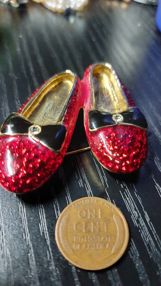 Vintage Costume Fashion Jewelry Brooches Ruby Red Slippers Wizard Of Oz ...