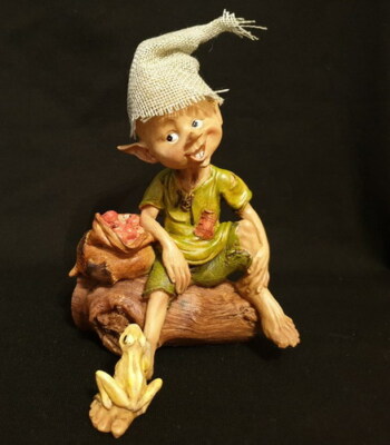 ELF sitting with a frog 15cm figurine | eBay
