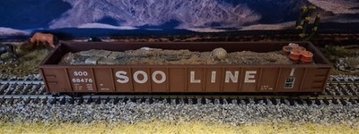 Roundhouse HO Scale Soo Line 50’ Gondola #68476 w/junk load. KD's ...
