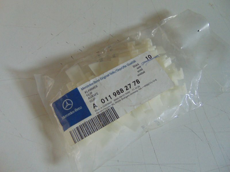 Left Rear Door Outside Clip Mercedes W203/CL203/W251 - A0119882778 ...