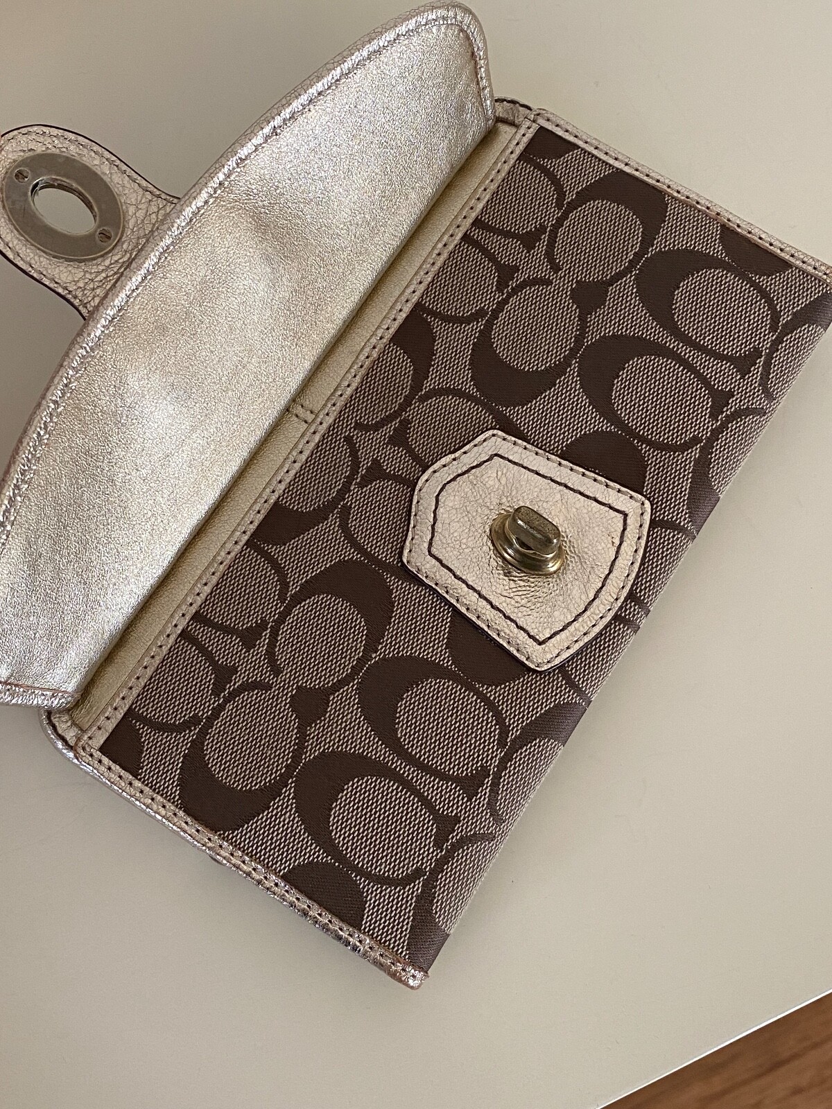 Coach Gigi Legacy Signature Framed Kiss Lock Turn Loc… - Gem