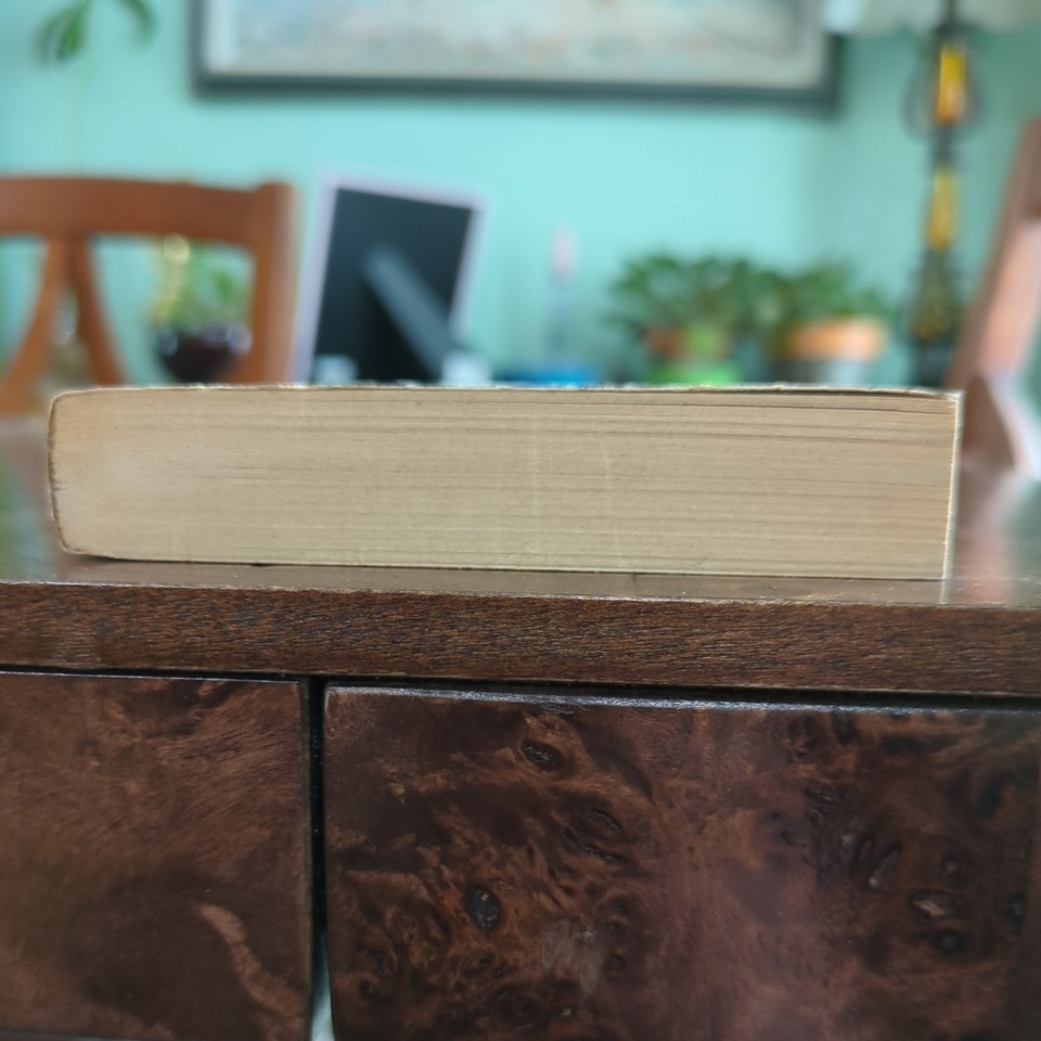 Familiar Spirit by Lisa Tuttle/Paperbacks From Hell - Tor Mass Market ...