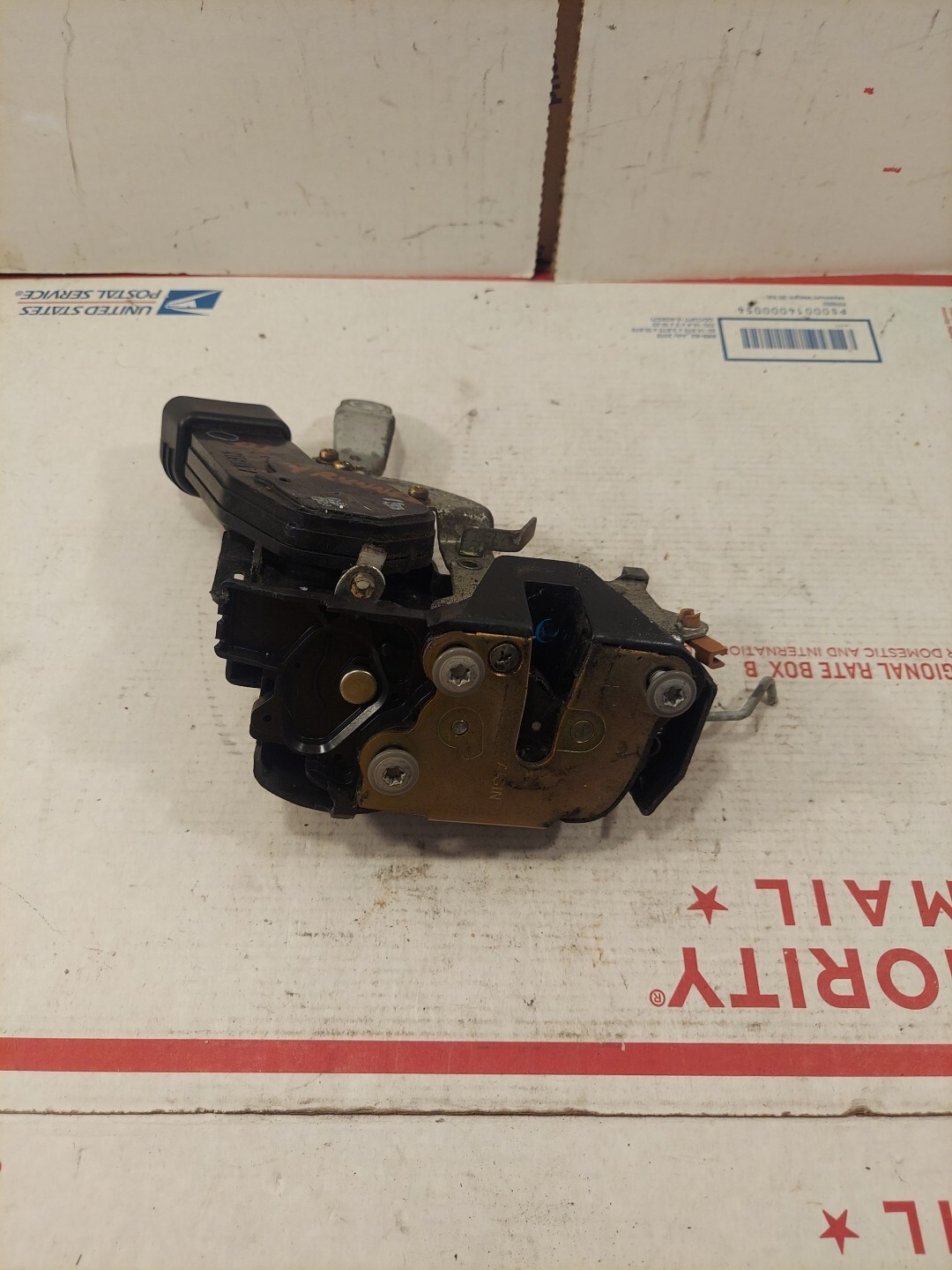 1996-2002 Toyota 4Runner Front Right Door Lock Latch w/Actuator 69320 ...