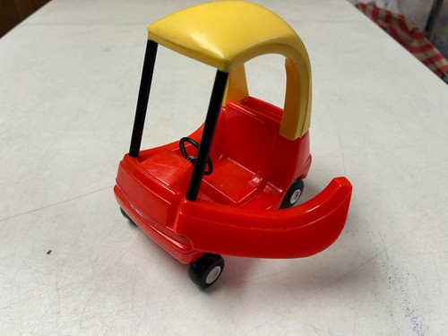 LITTLE TIKES VINTAGE DOLLHOUSE SIZE FAMILY CAR ORANGE YELLOW COZY COUPE ...
