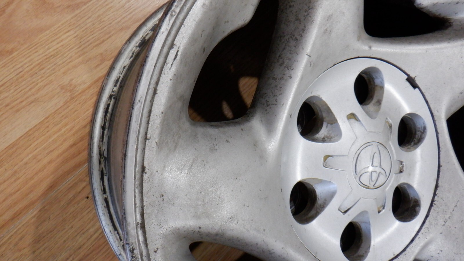 2000-2004 Toyota Sequoia Tacoma Tundra alloy Wheel 16x7" Rim Silver OEM ...