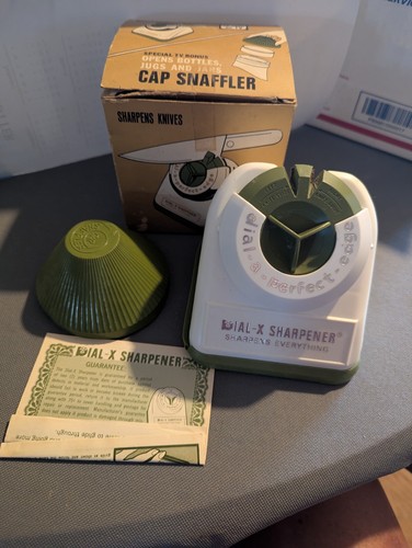 VINTAGE DIAL-X SHARPENER With ORIGINAL BOX Cap Snaffler Instructions ...