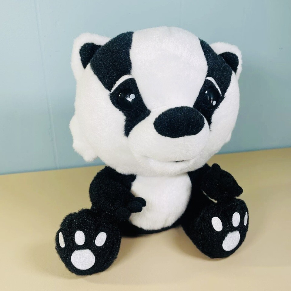 Universal Studios Harry Potter Hufflepuff Emblem Badger Mascot House 9 ...