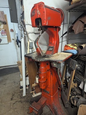 Sutton Landis Chain Stitcher for Shoe Repair Machine Thunderbird Model ...
