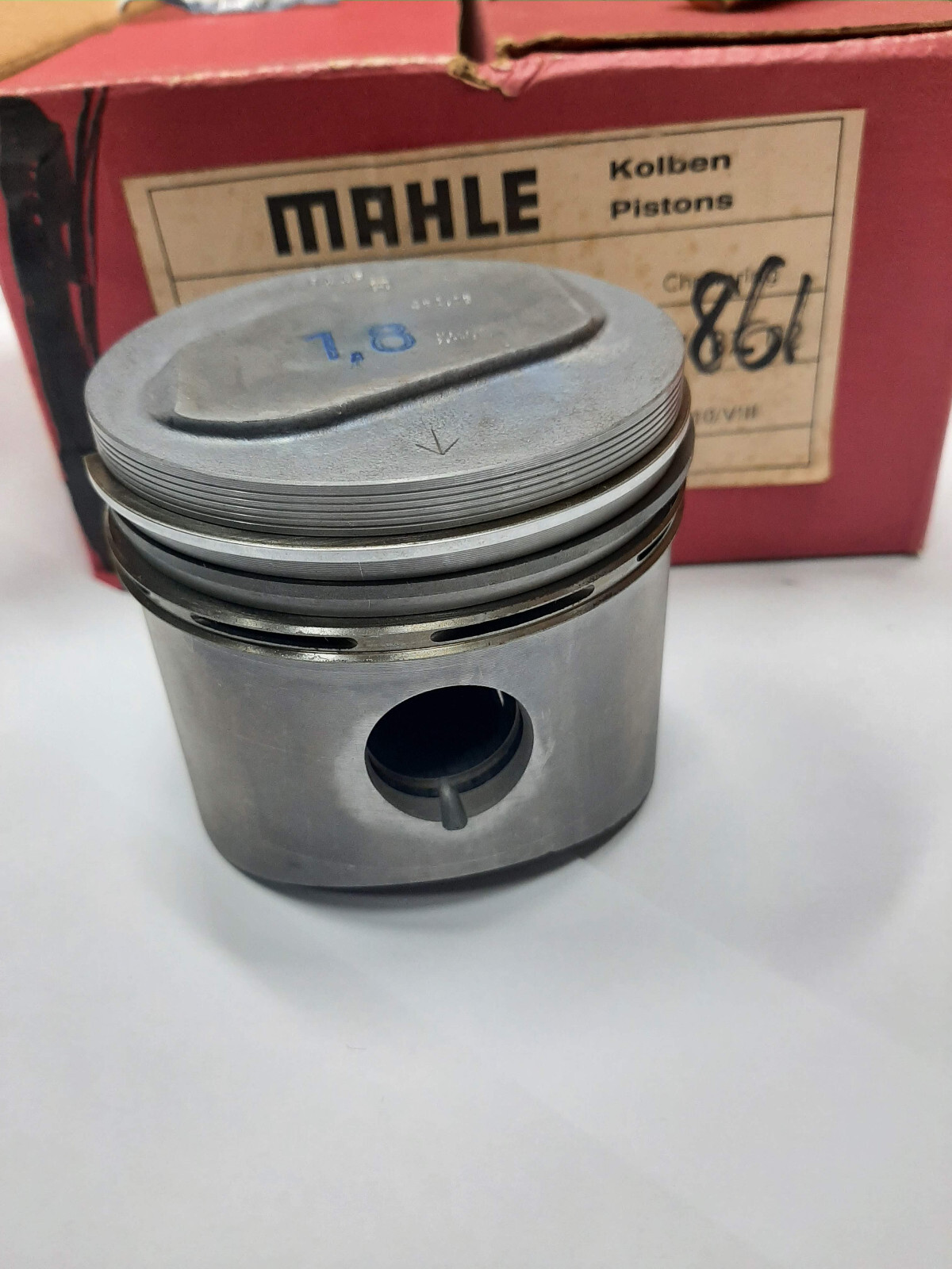 PISTONS SET W/RINGS/PINS MAHLE 84.50mm - BMW 1800 M114- 11251258861 / ...