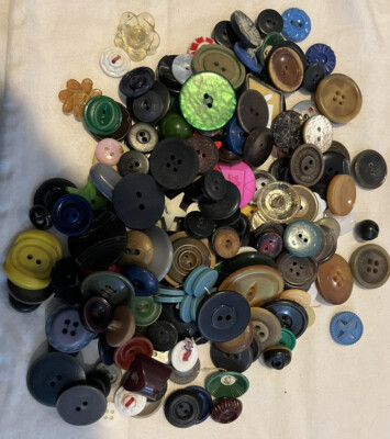 Half Pound Of Vintage And Unique Buttons | eBay