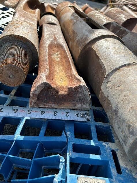 24" length cable tool chisel bit 5" wide for drilling inside well ...