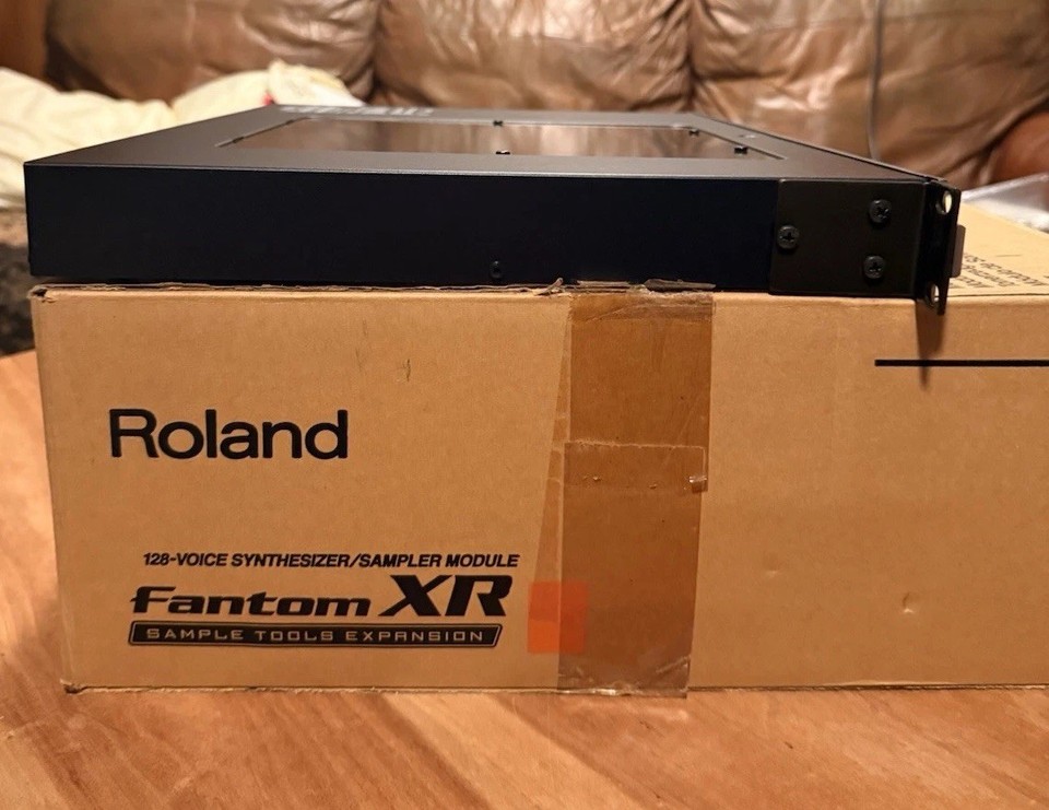 Roland Fantom-XR Sound Module 1U Tack Mount Synthesizer With Box | eBay