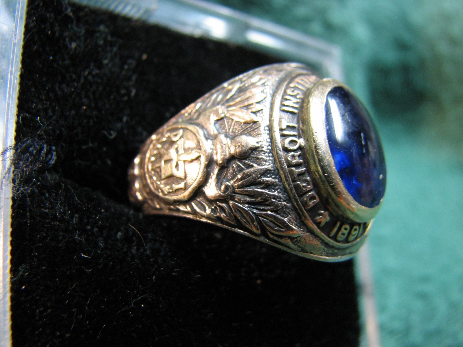 Detroit Institute of Technology Men's Ring Balfour 10K Gold & Sterling ...
