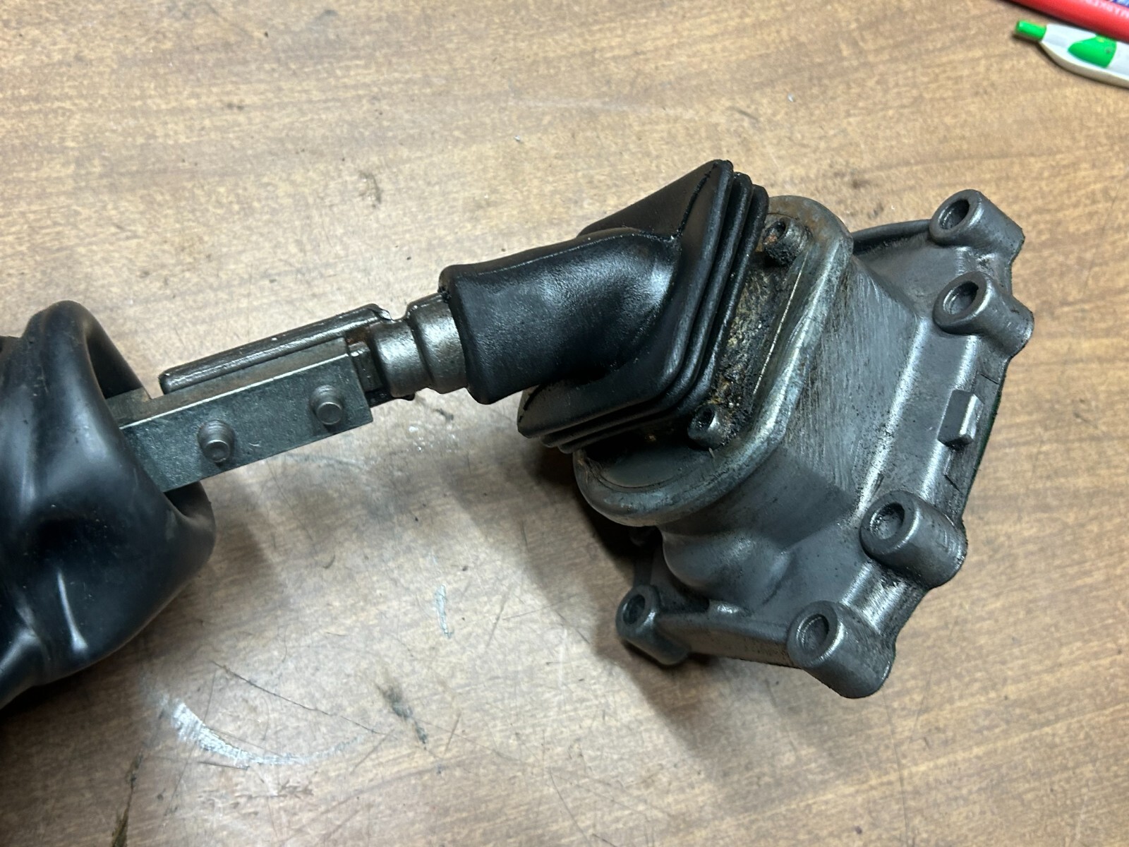 Rebuilt Low Miles 1995 Ford ZF 5 Speed S5-47 Shifter Tower 5.8 Gas for ...