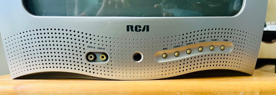 Vintage RCA 13" E13320 CRT TV Retro Gaming Nintendo NES Sega Portable ...