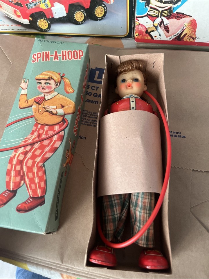 Vintage 1950s JAPAN Tin Wind Up Spin-A-Hoop Toy Hula Girl With Box ...