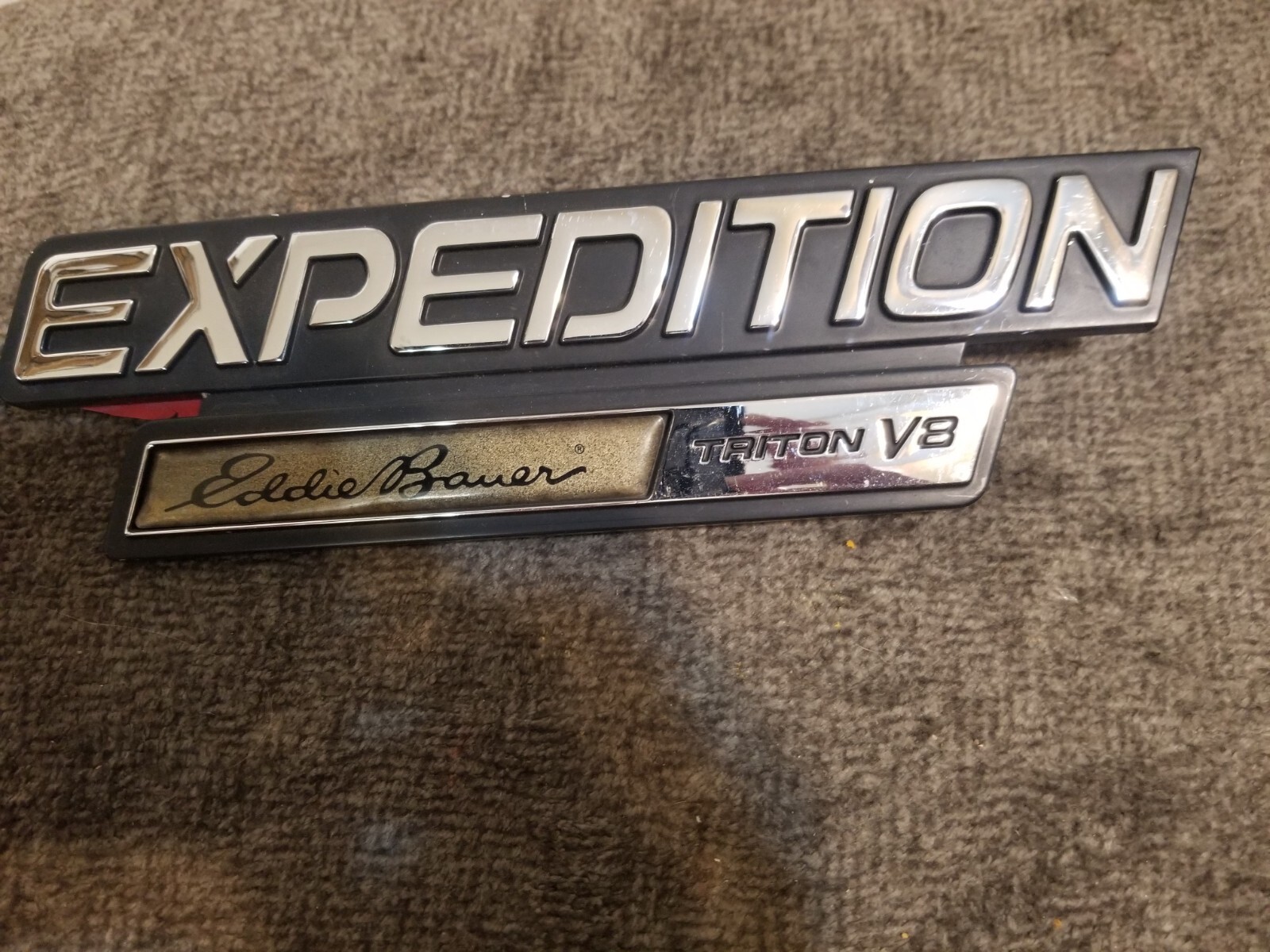 Original Ford 1997-2002 Expedition Eddie Bauer Triton V8 Fender Emblem ...