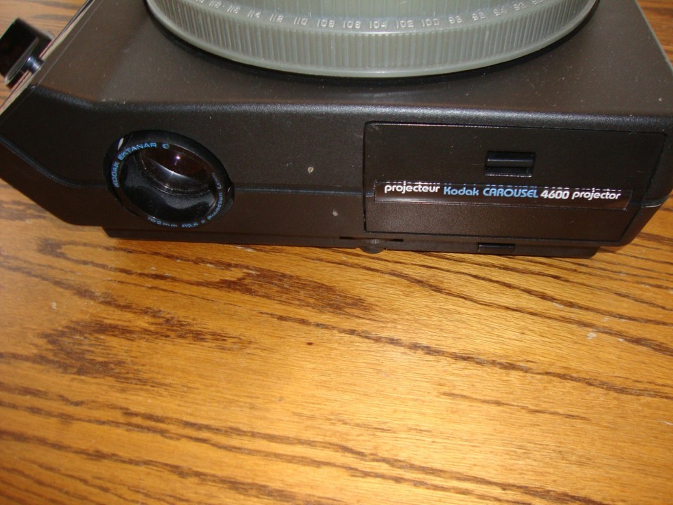 KODAK CAROUSEL SLIDE PROJECTOR MODEL 4600 W/ REMOTE AND CAROUSEL 140 ...