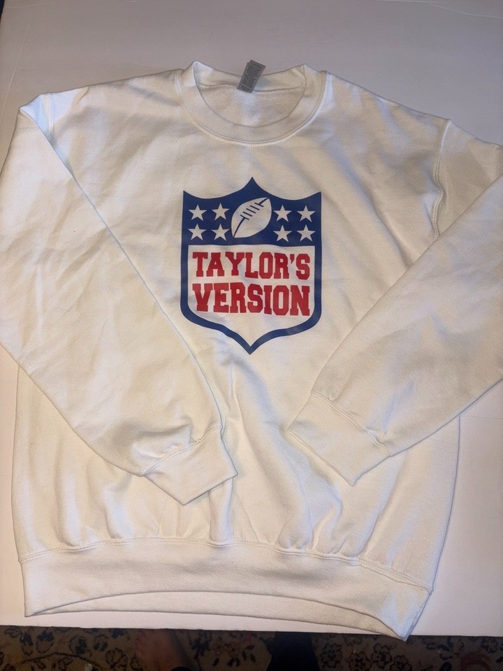 Taylor's Version NFL Logo Crew Neck Sweatshirt Gildan size Medium ...