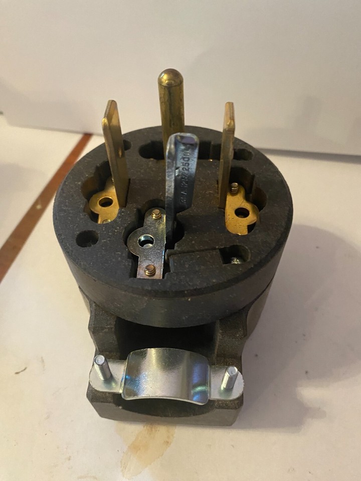 HUBBELL 9432 GROUNDING ANGLE CAP 4W 30 AMP 125/250V (BS-1006) | eBay