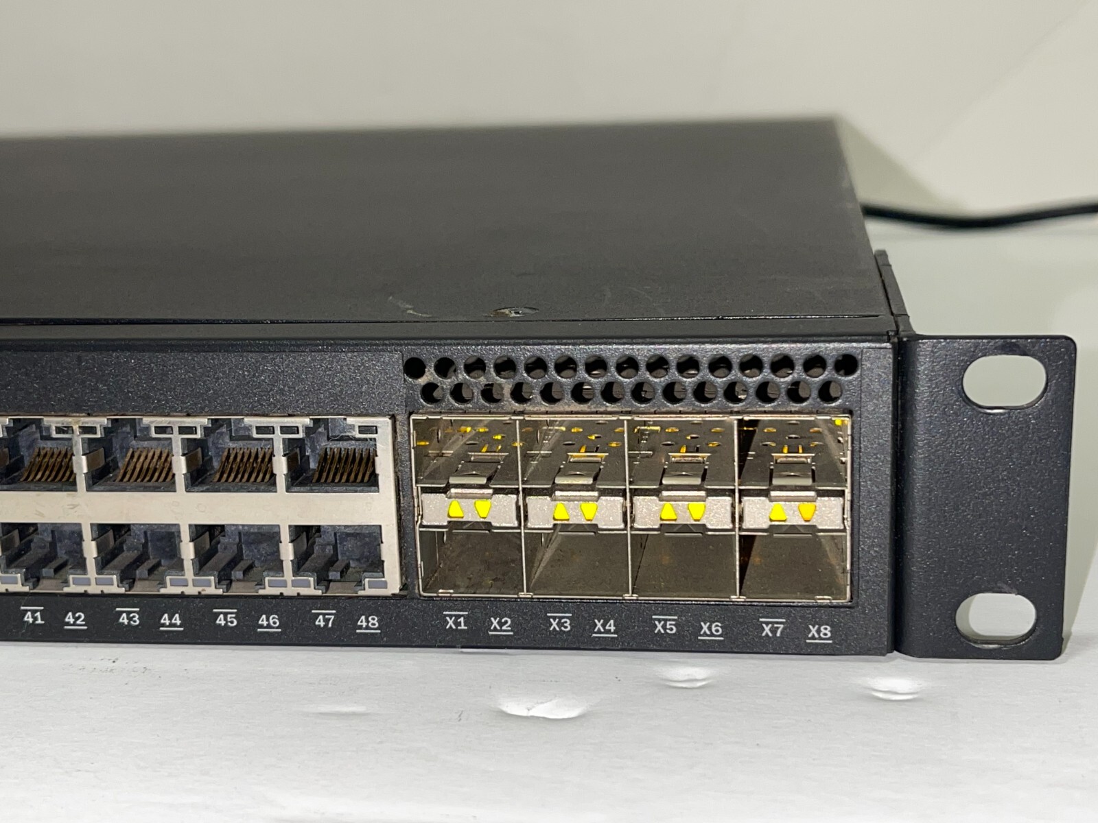 BROCADE ICX 7250-48P 80-1008716-06 ICX7250-48P-2X10G 48 PORT ETHERNET ...