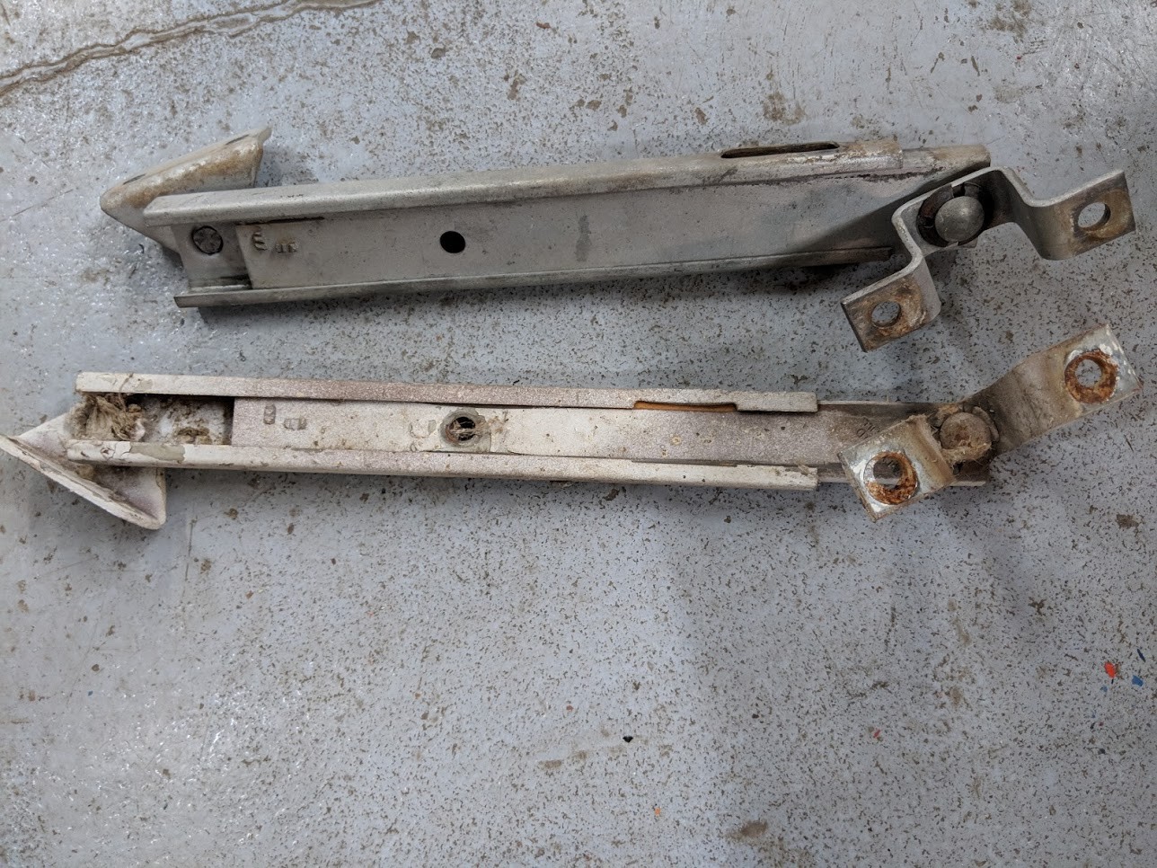 1966-1977 Early Ford Bronco Lift Gate Props, Set Used Nice Desert ...
