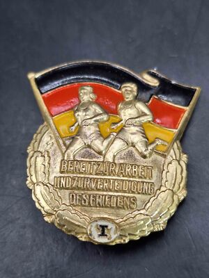 DDR ordine NVA distintivo prestazioni sportive oro ago smalto I 1 ...