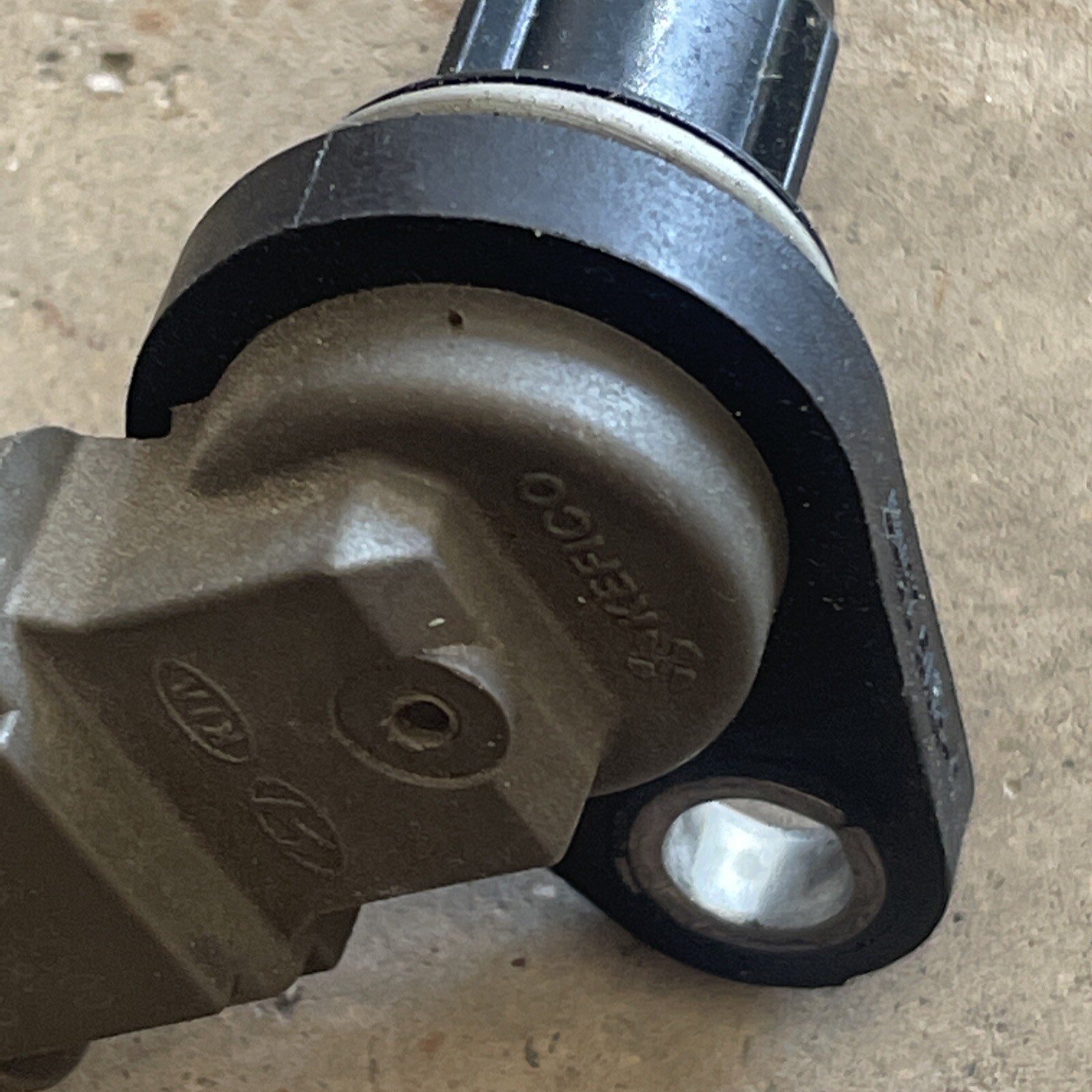 Kia Camshaft Sensor 39318-3C500 Genuine | eBay