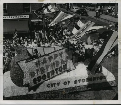 1953 Press Photo Edgerton Centennial Parade float, Edgerton, Wisconsin ...
