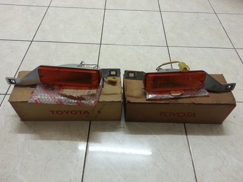Toyota Corolla KE70 TE71 TE72 AE70 AE71 Front Bumper Corner Lights (NOS ...