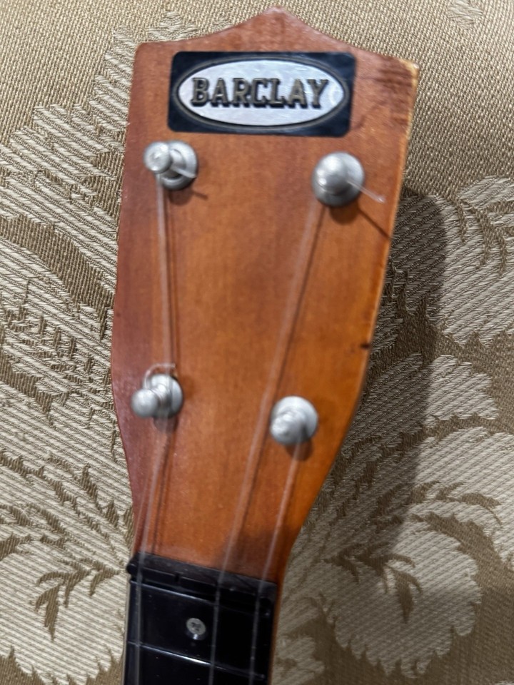 Barclay Acoustic Ukulele 4-String Wood Body/Top Natural Finish Brown RH ...