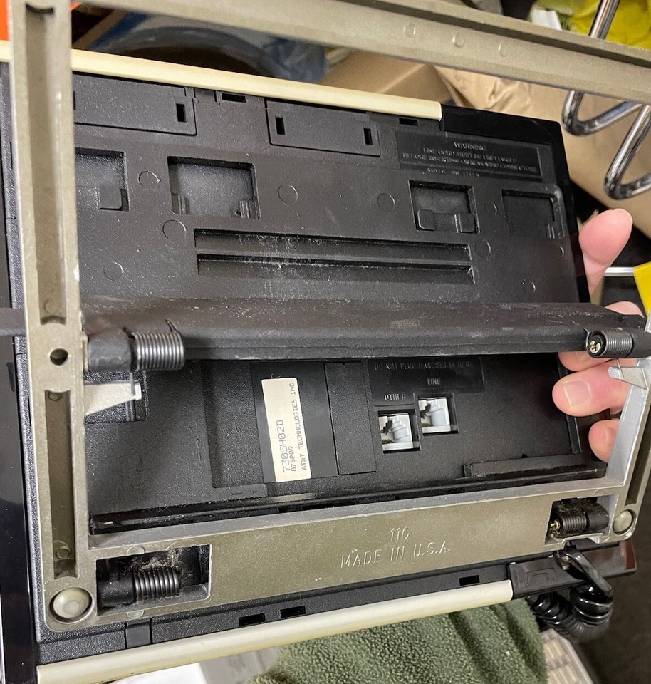 UNMATCHED TECHNOLOGY! AT&T MERLIN PLUS 820D 34 Multi-Line Business ...