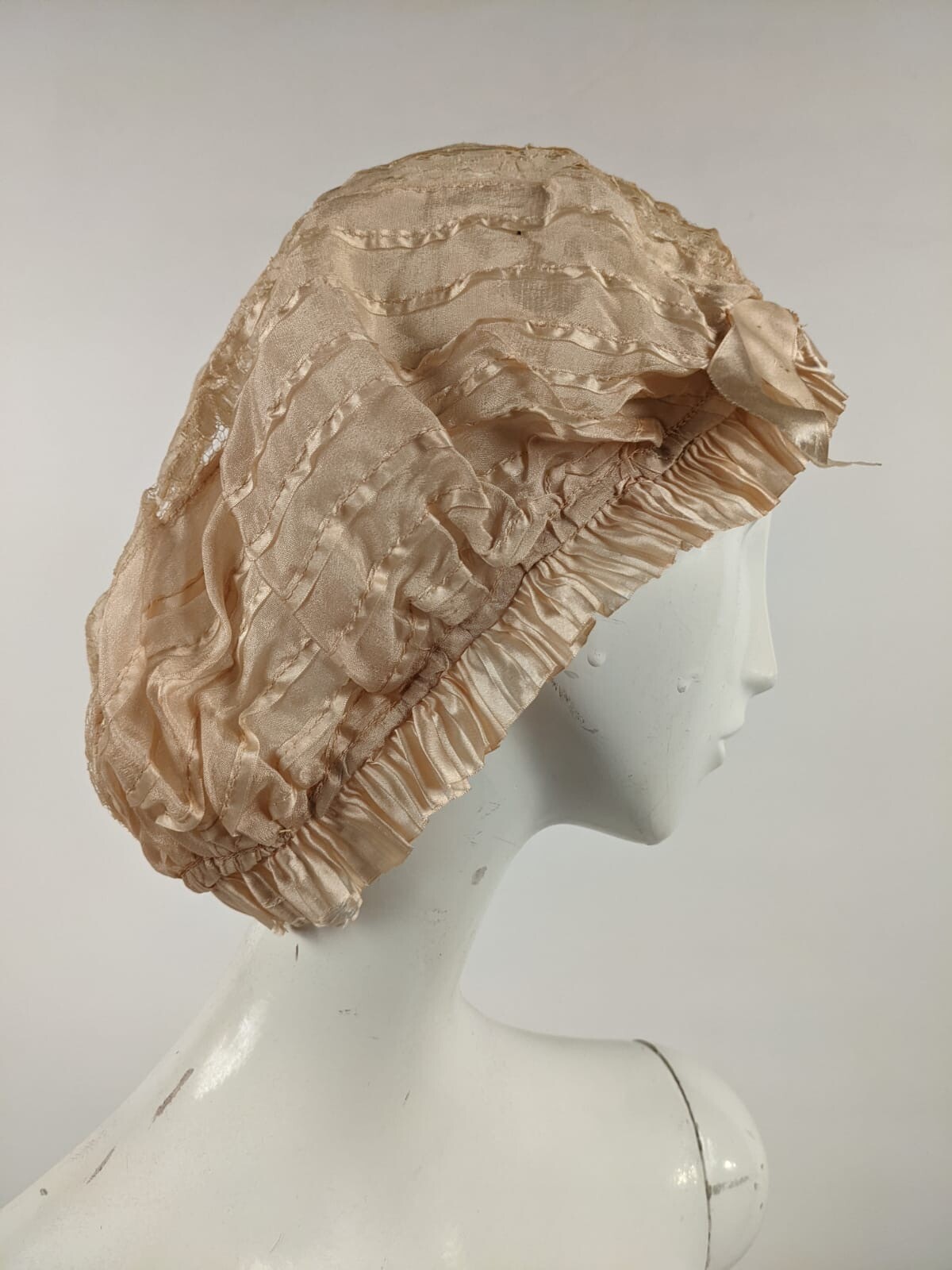 ANTIQUE EDWARDIAN SILK & LACE BED BONNET W RUFFLE EDG… - Gem