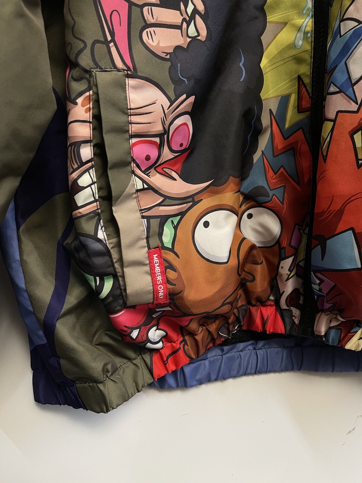 Members Only Sponge Bob/Rugrats Nickelodeon Windbreak… - Gem