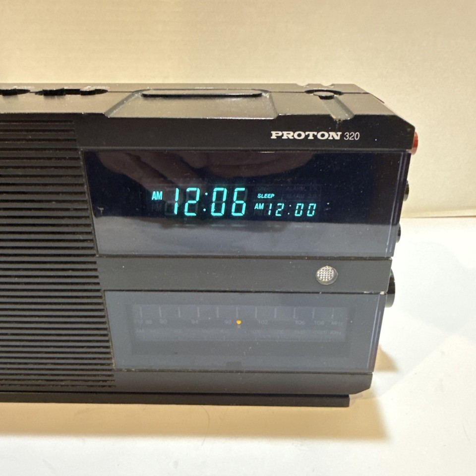 PROTON 320 AM/FM Dual Alarm Clock Radio Vintage Black Retro Bass Treble ...