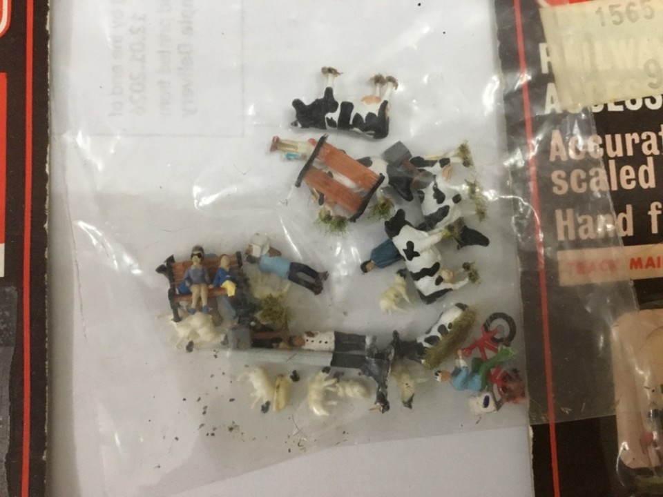 Merit N Gauge Figures and animals | eBay UK