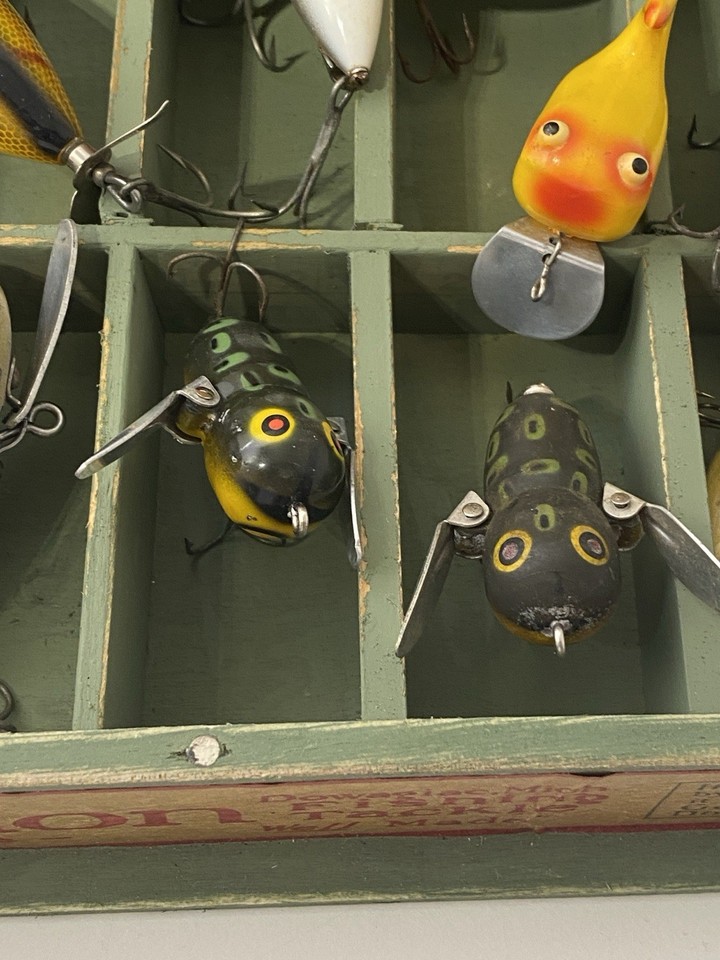 antique/Vintage Heddon And Sons Lures. High Tail/River Runts/ W/Display ...