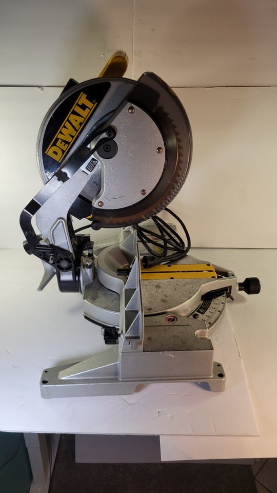 Fully Operational DeWalt DW705 12" Heavy Duty Compound Miter / Chop Saw ...