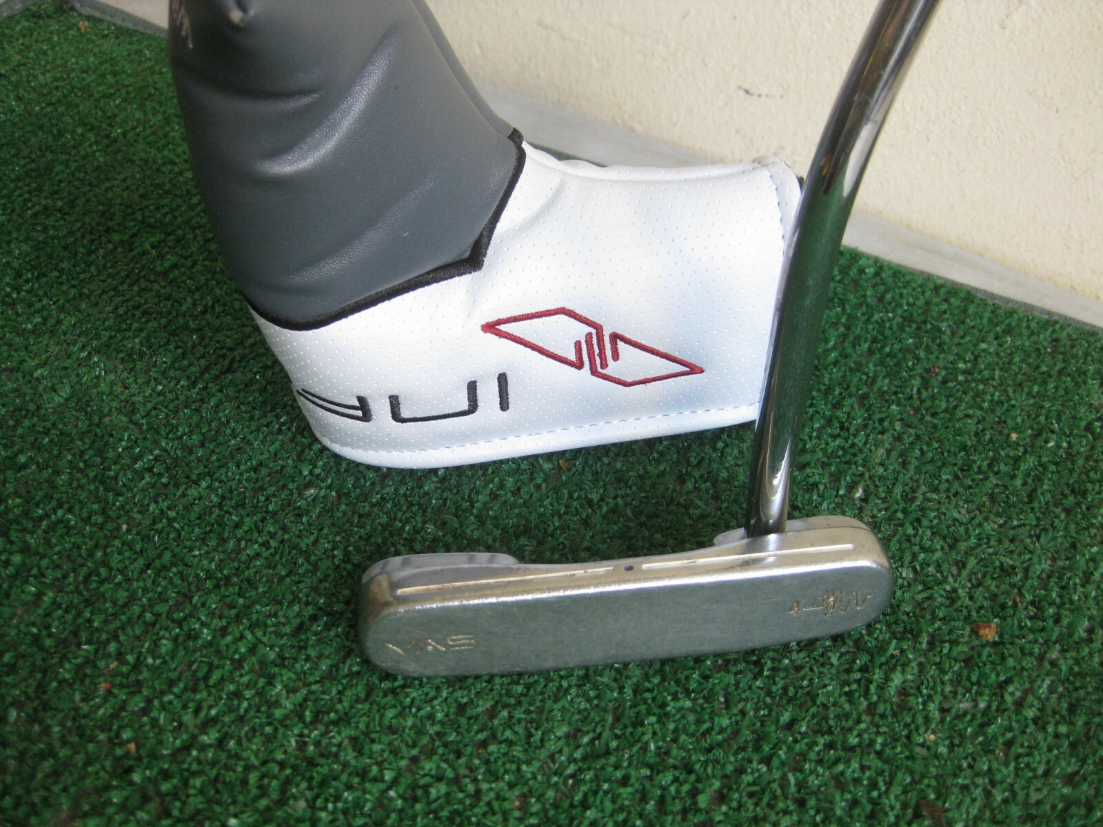 CLEVELAND VAS 4 PUTTER, UNISEX RH, 32" plus FREE CLEVELAND VISOR | eBay