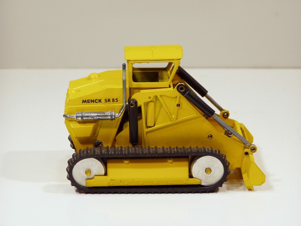 Menck SR85 Scraper Dozer - 1/50 - NZG #111 - N.MIB | eBay