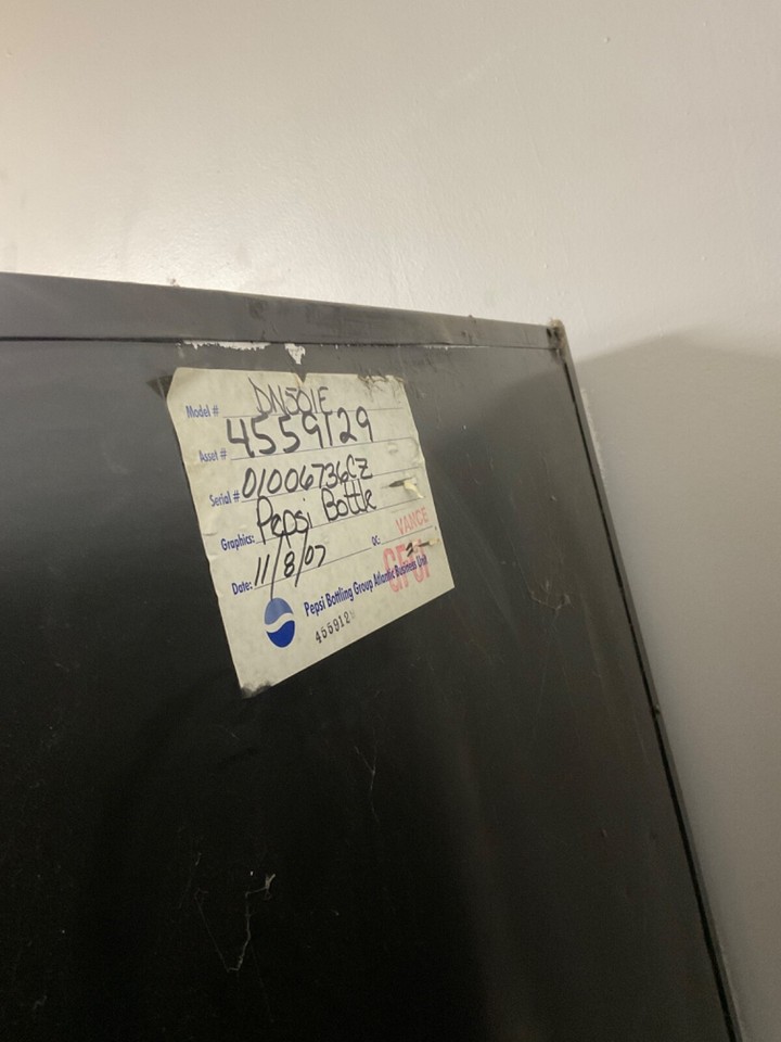 Pepsi Beverage Soda Vending Machine DN 501 E | eBay